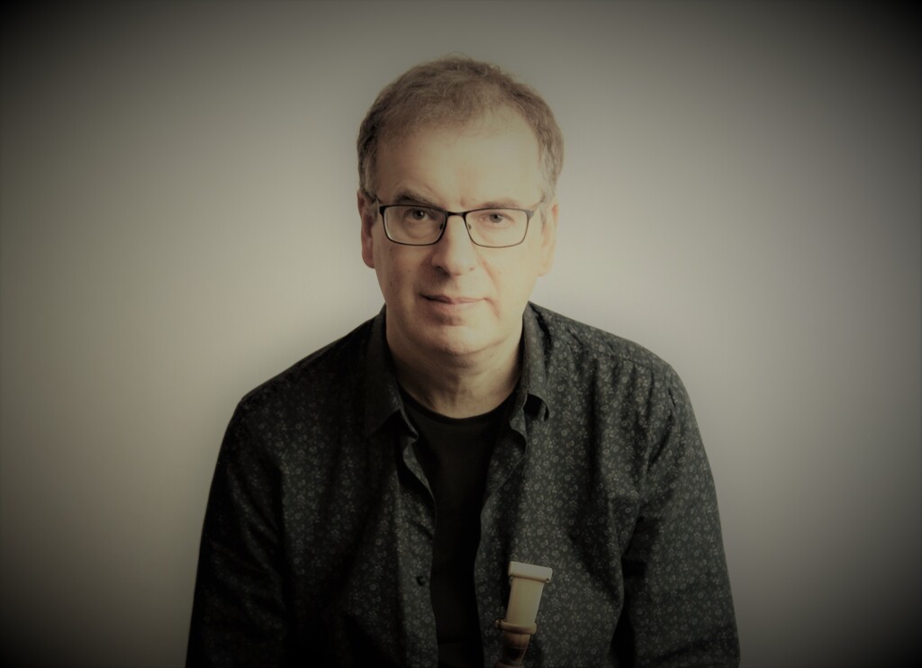 The Official Website of Theo Travis - Home